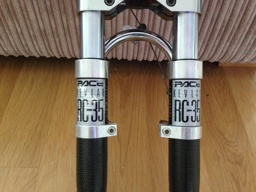 Pace RC35 Kevlar Forks | Retrobike